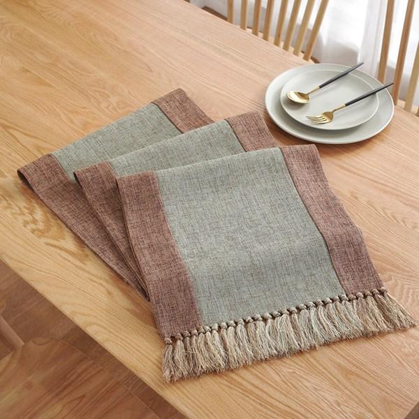 【発売日：2024年01月15日】★【インテリア】敷くだけでほのかな高級感を出し、存在感がありつつも、部屋のインテリアに見事に調和できます。結婚、パーティーなどにもお似合います。★素材：ポリエステル　サイズ展開（約）：幅38CM  丈160...