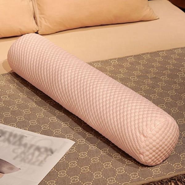 【発売日：2023年07月31日】【シンプル】シンプルなロングタイプ、抱き気持ちがいいクッション。もちもちふわふわで癒されます。抱きついたり肘置きにしてもＯＫ！ゴロゴロのお手伝いをさせて頂きます！頑張る人の、頑張らない時間をご提供いたします...