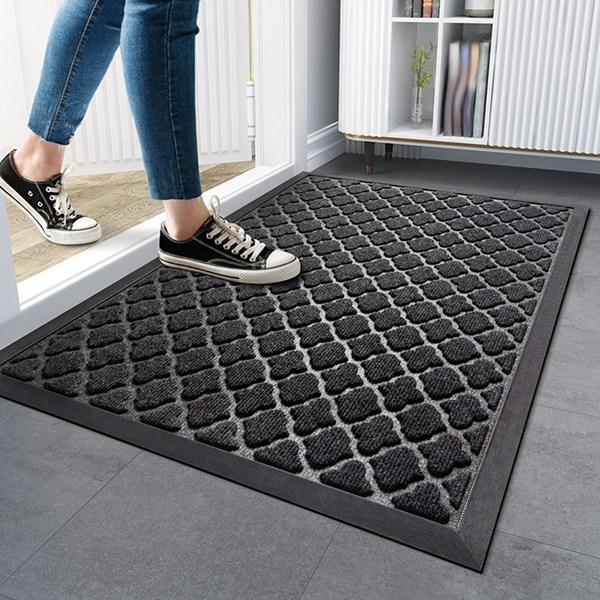 【発売日：2023年08月07日】【泥落としマット】表面の凹凸は水はけが良く、土ぼこりや泥をしっかりと掴み落とします。長い梅雨の日でも大雪の日の中でも玄関の内側に敷いていますが、靴を履く時も脱ぐ時も清潔に使用可能、フロア汚れを最小限に抑えま...