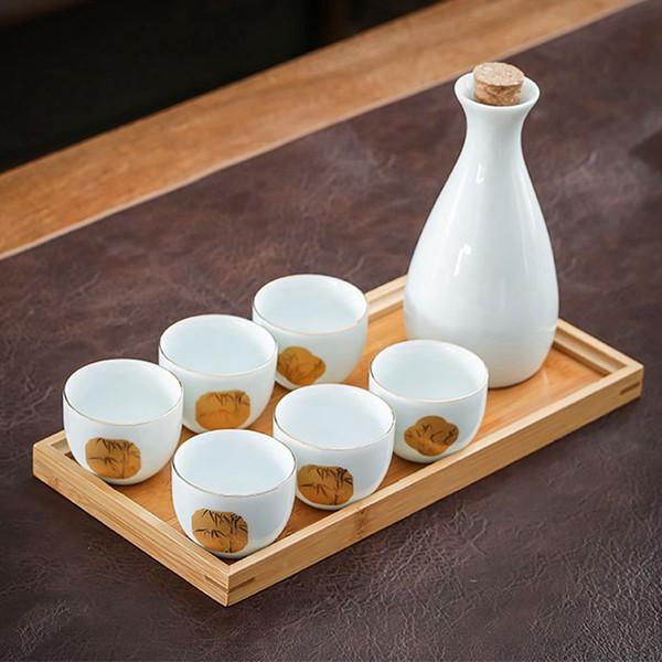 【発売日：2024年02月27日】?素材：陶器【サイズ】徳利： 径7.7ｃｍ×高さ16.5ｃｍ / 容量 280ml  ぐいのみ： 径5.6ｃｍ×高さ4.3ｃｍ/容量 65ml トレー：28*13.8*1.8cm?軽量と適切なサイズで、きれ...