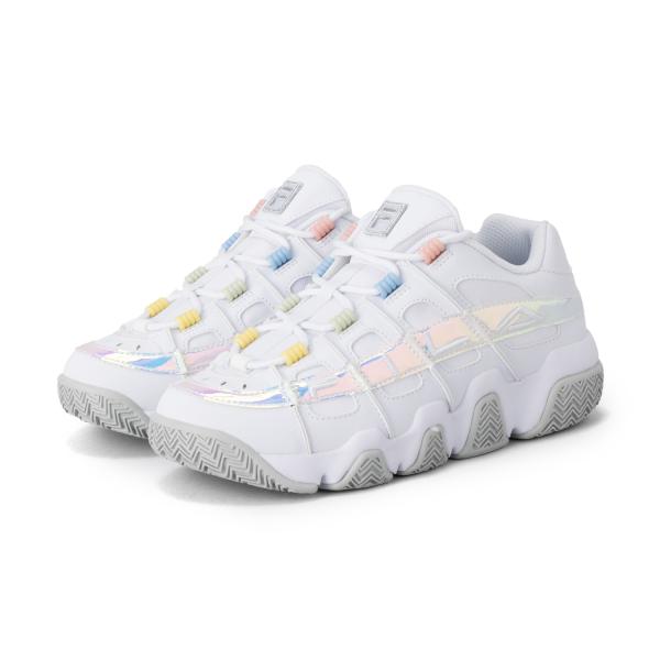 【商品名】　FILA BARRICADE XT97 HOLOGRAM【品番】　　 FWFW25058007【カラー】　WHITE/HOLOGRAM SILVER【サイズ】　 23.0cm〜31.0cm【ソール高】 約4cmストリートバスケッ...