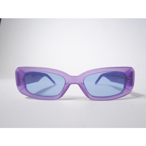 【ブランド】Shevoke【アイテム】NORMサングラス【サイズ】サイズ[-] 幅約13.5cm/高さ約3.6cm/テンプル約14.5cm【カラー】パープル【素材】表記なし【状態】B:やや傷や汚れあり<br>（特記事項: フレー...