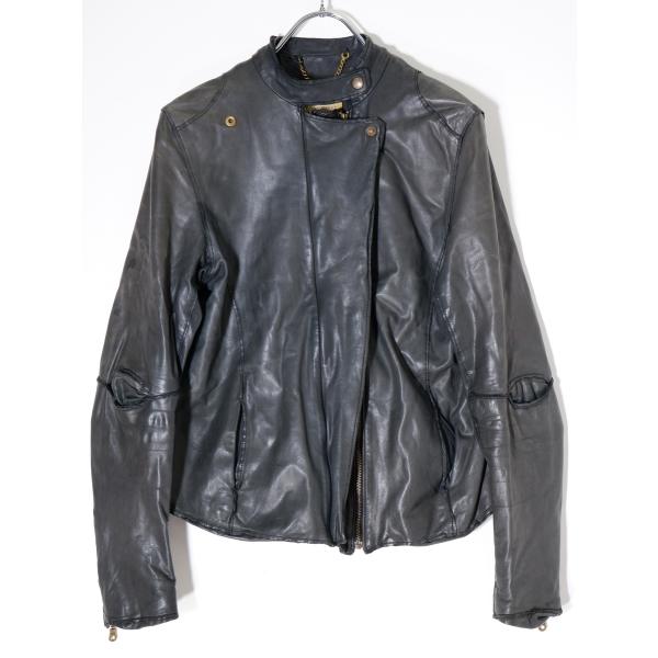 【ブランド】sisiiシシ【アイテム】L'Appartementアパルトモン別注レザージャケット ライダース【サイズ】サイズ[XS] 肩幅約38cm、身幅約45cm、着丈約48cm、袖丈約57cm【カラー】ブラック【素材】表記レザー100％...