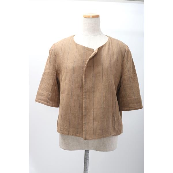 【ブランド】45R(45rpm 45アールピーエム)【アイテム】ヘリンボーンチェック ノーカラー羽織りジャケット【サイズ】サイズ[2] 肩幅約41cm/身幅約53cm/着丈約47cm/袖丈約32cm【カラー】ブラウン系【素材】コットン100...