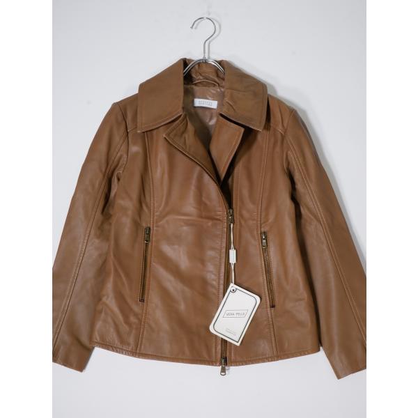 【ブランド】BARNEYS NEWYORKバーニーズ ニューヨーク【アイテム】イタリア製 SHEEP DYED CRUSTシープスキンレザー羊革セミダブルライダースジャケット【サイズ】サイズ[38] 肩幅約38cm/身幅約42cm/着丈約5...