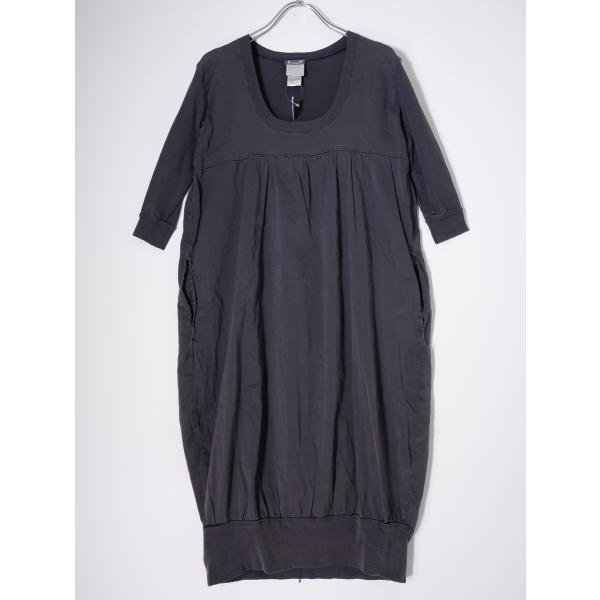 【ブランド】KristenseN DU NORDクリステンセンドゥノルド【アイテム】R-372 コットンギャザーワンピース ロングカットソー【サイズ】サイズ[1] 肩幅約36cm/身幅約42cm/着丈約91cm/袖丈約32cm【カラー】グレ...