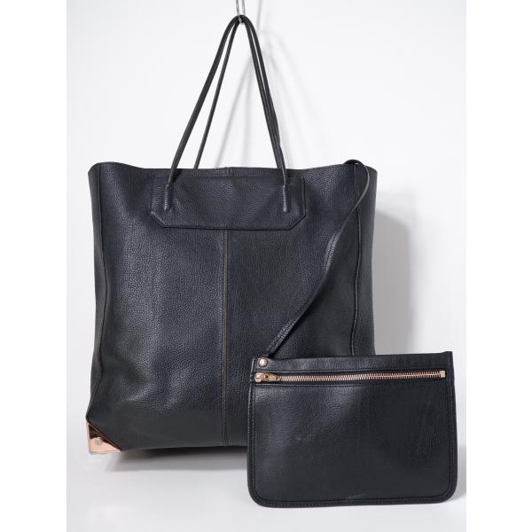 【ブランド】Alexander Wangアレキサンダーワン【アイテム】Prisma Tote Bagプリズマ レザートートバッグ【サイズ】サイズ[-] タテ約35cm X ヨコ約32cm X マチ約11cm 持ち手約57cm【カラー】ブラッ...