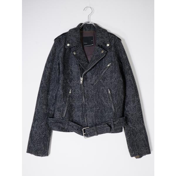 【ブランド】LAD MUSICIANラッドミュージシャン【アイテム】COCKSUCKER BLUES  パイソンウールライダースジャケット【サイズ】サイズ[44] 肩幅約40cm/身幅約45cm/着丈約53cm/袖丈約63cm【カラー】グレ...