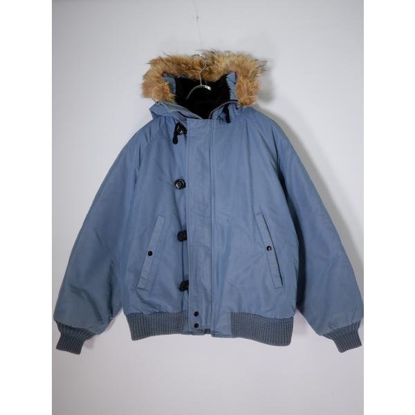 【ブランド】SPIEWAKスピワック【アイテム】ヴィンテージ品 golden fleece アメリカ製N-2B ファーフライトジャケット レアカラー【サイズ】サイズ[40] 身幅約59cm/着丈約63cm/裄丈約83cm【カラー】ブルーグレ...