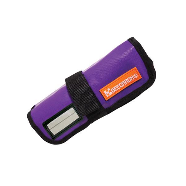 ●商品情報・くるっとまとめやすく出しやすいメタルジグ専用収納ロールバッグ。・ジグを入れたままでそのまま洗える便利さ、ジグが傷付かない安心感、現場でパット広げ、サッと取り出しタイミングも逃さない。・手持ちのバッグの中の小スペースに入り かさば...