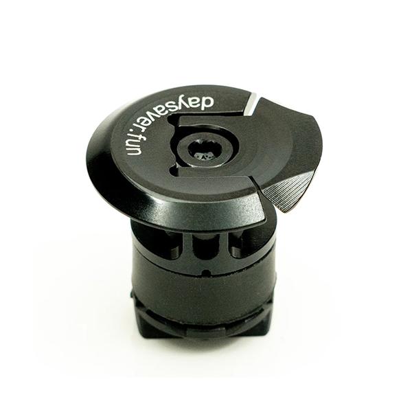 ■商品情報・ハンドルバー内部にINCREDIBLE DART TOOLを格納することを可能にするバーエンドパーツです。・内寸17〜21mm、ストレートグリップエリア119mmのハンドルバーに使用することができます。・素材：6061-T6合金...