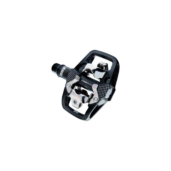 ■商品紹介・EN-RAGEは、X-TRACK RACEのプラットフォーム面積より30mm2広いモデルで足幅が大きい方に最適なペダルです。・グリップ力を向上させるため、プラットフォーム部は粗めの表面となっています。・クリート固定時に必要なテン...