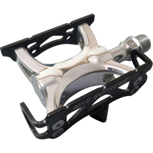 ■商品紹介・最高級回転性能シールドベアリング採用、1つ1つ手作業で調整することにより、わずかなガタもなくし最高級の回転性能が実現。・全面研磨仕上げ鏡のように光る美しいボディは高級感抜群■商品情報・競輪（NJS）認定モデル・ボディ：アルミ研磨...