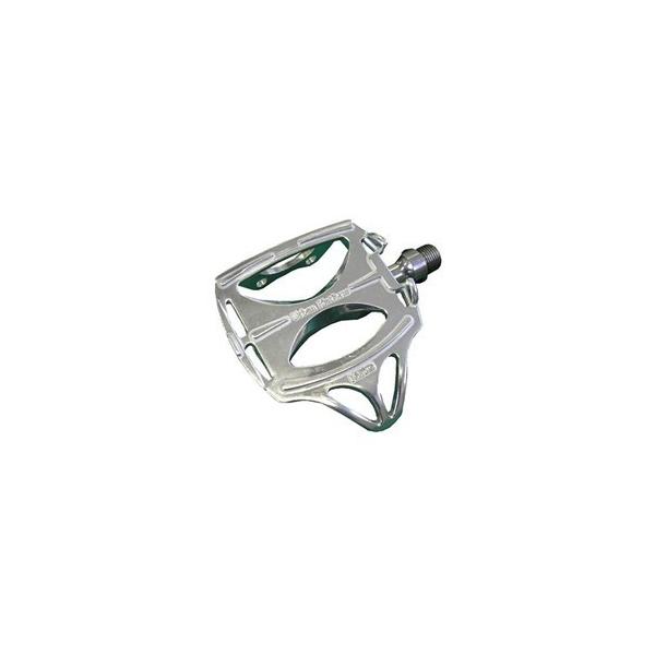 ■商品説明踏みやすさにこだわった新形状のフラットペダルです。ツーリングでの快適性を考慮し、トリプル・シールドベアリングの採用でスムーズな回転を実現しています。MKSオリジナルの2つ穴クリートUS-Aが付属されています。・材質:アルミ、スチー...