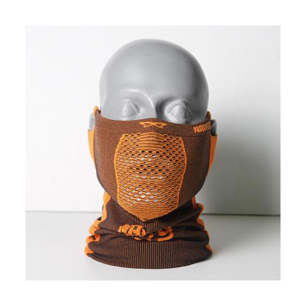 防塵・防寒・UVカット機能が備わったスポーツマスクです。首元までの長さがあるので、ネックウォーマーとしてもご使用いただけます。前面の目の粗いフィルターと、後面の目の細かいフィルターをリバーシブルでご使用いただけます。目の細かいフィルターは、...