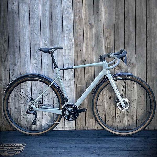 ■商品情報・MADE IN JAPANのフェンダーメーカー「本所工研」とフカヤオリジナルブランド「DAVOS」がコラボ!!・D-309ネオスポルティーフ用にミドルサイズに調整したアルミフェンダーです。・商品内容　前後フェンダー（リアジョイン...