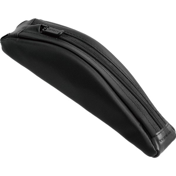 ■商品情報・エアロダイナミックシェイプのトップチューブバッグ。・PU レザー・トップチューブ 取付可能径 : Φ35-73mm・ヘッドチューブ 取付可能径 : Φ30-50mm・L240 x W40 x H60mm・容量：0.4L・重量：7...