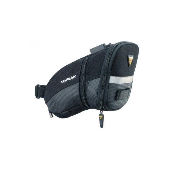 ■商品紹介・アーレンキーなどの収納に便利な内装の仕切りや、フタを開いた際に荷物が脱落しにくいフラップ、フタ裏のメッシュポケット、キーホルダーなど、最も人気のあるサドルバッグならではの、充実装備です。・荷物が脱落し難い縦開き「クイッククリック...