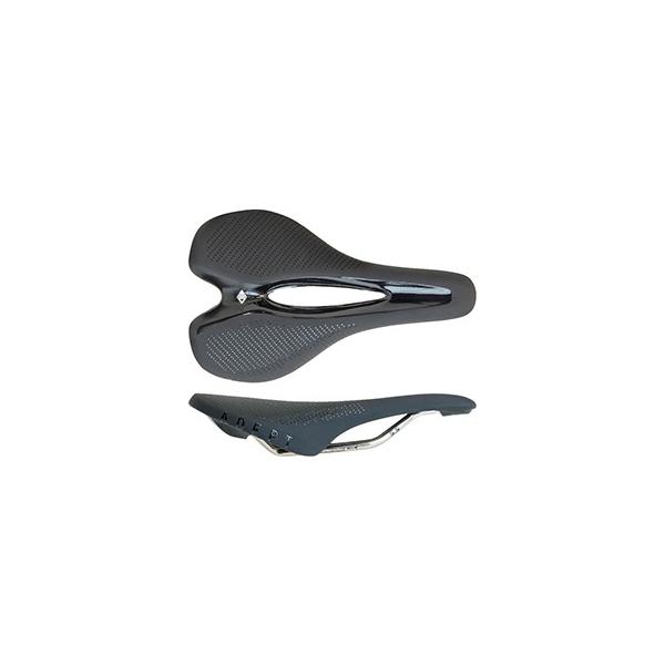 ■商品紹介・ポジションが決まり易く、摩擦抵抗の低いショートノーズサドル。・前傾姿勢でペダリングする際の、大腿部の動きを妨げにくい形状です。・ロードバイク、クロスバイクなどに適しています。・素材：PUレザー・Φ7mm ステンレス スチール・サ...