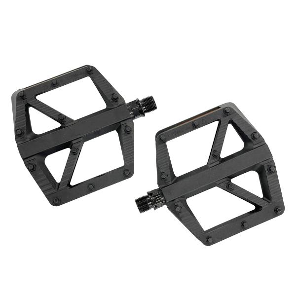 ■商品情報・樹脂製で薄い、薄型フラットペダル。・踏み面：12cm×11cm・厚み：2cm (最厚部/ピンモールドは含まず)・重量：310g(ペア)※商品画像はイメージです。