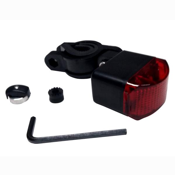 ●サイズ:約W4×D4×H2.2cm●重量:約60g●材質:本体/ASA樹脂●ポリカーボネート●ホルダー/ポリプロピレン●マグネットスイッチ/ポリプロピレン●レアアースマグネット