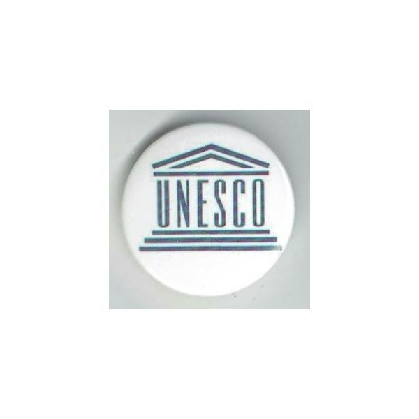 お子様から大人向けまで多ジャンルに渡り、豊富な柄を取り揃えています。  税込１００円均一のお手頃価格！！