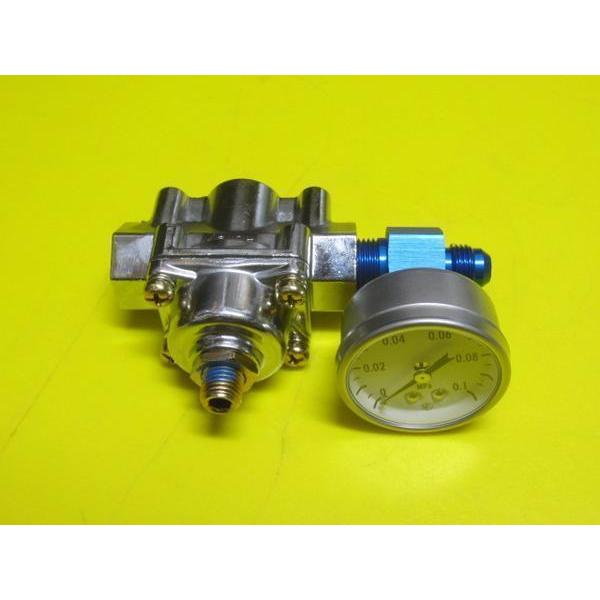 ホーリー キャブ 燃圧計付きレギュレーター ホーリー キャブ 燃圧計付きレギュレーターです。調整幅は0.32〜0.63kg/ｃｍ2です。ソレックスやウェーバーに最適です。AN6-NPT3/8のアダプターが付属します。アールズ配管にぴったりで...