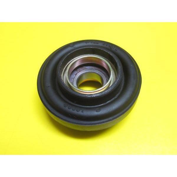 ダットサントラック 620用 センターベアリングダットサントラック 620用 センターベアリングです。     新品です。詳細は画像からご判断ください。初期不良に限り返品をお受けいたします。