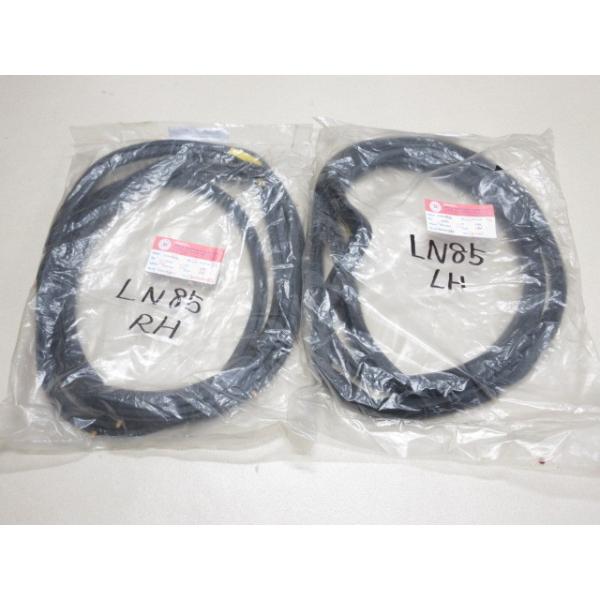 ハイラックス RN80 YN80 YN81 YN86 RN85 LN80 LN85 LN86 ドア　ウェザーストリップ　左右2ドア車用左右です。社外品新品です。適合は必ず以下の部品番号からご判断ください。 左67862-89107 右678...