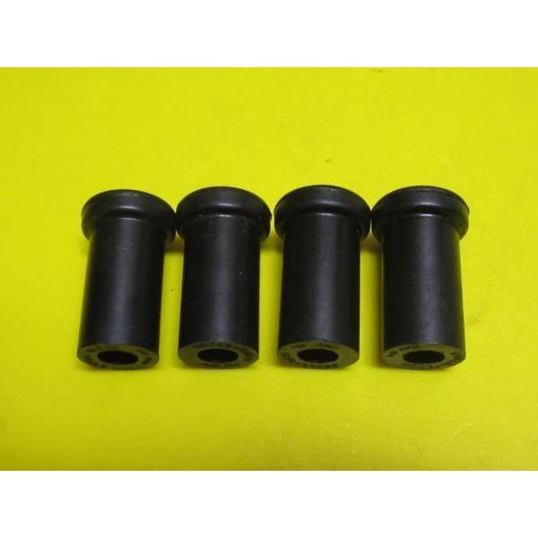 純正新品 サニー サニトラ B110 B120 B121 B122 用 シャックルブッシュ 後上です。日産純正新品です。非常に希少です。後の上側4個セットです。製造廃止品ですので、もちろん部販からも出てきません。保管やレストアにいかがでしょ...