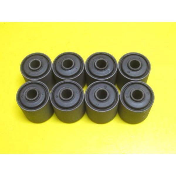 レビン トレノ AE86 リア コントロールアームブッシュ8個セットです。純正はブッシュ単品では出ませんので、補修等にいかがでしょうか。※初期不良に限り返品をお受けいたします。