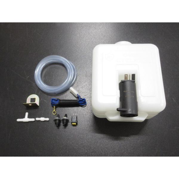 汎用ウォッシャータンクです。寸法は高さ14CM 横13CM 幅10CMです。モーターはキチンとしたものが付いておりますので、水圧は問題ありません。画像の通り、取り付けに必要なステーやボルト、チューブ等はセットとなります。※初期不良に限り返品...