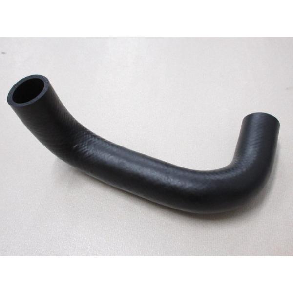 ダットサントラック 620 用ラジエターホース ダットサントラック 620 用ラジエターホース です。新品です。ロア側です。適合は以下の部品番号から必ず判断してください。部品番号は21503-B5011です。適合は部品番号からご確認ください...