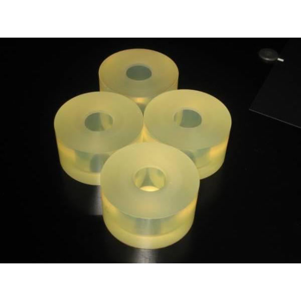 スカイライン ジャパン GC210 GC211 強化テンションロッドウレタンブッシュ ショア硬度90のテンションロッド強化ウレタンブッシュです。      純正のゴムブッシュと交換して使用します。      走行中の無駄なアライメントの変化...