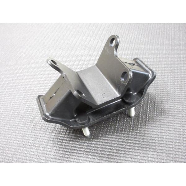 純正 新品 JZX100 1JZ-GTE 5速用 ミッションマウント です。純正新品です。1JZ-GTE 5速用です。※初期不良に限り返品をお受けいたします。