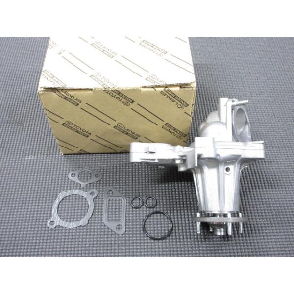 純正 AE86 4AG 4V 用 ウォーターポンプ ASSY 純正新品です。各種ガスケットも付属します。※初期不良に限り返品をお受けいたします。