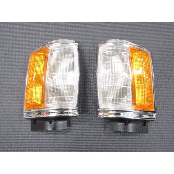 ハイラックス 50-70系 用 コーナーランプ です。社外品新品です。適合詳細は画像から必ずご判断ください。※初期不良に限り返品をお受けいたします。