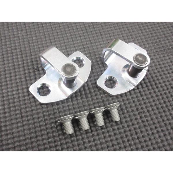 純正 スカイライン GC210 GC211  ドア ストライカー キャッチ ボルト セット純正新品です。画像のものが全てです。※初期不良に限り返品をお受けいたします。