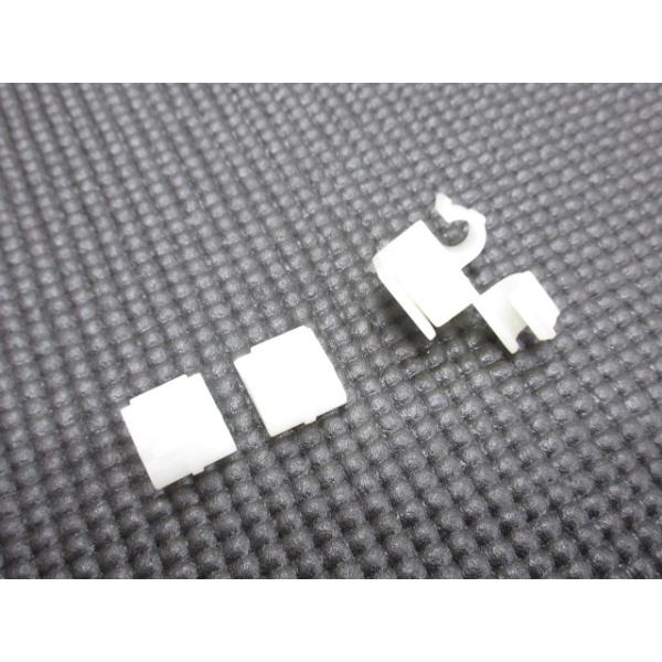 純正 AE86 ウォッシャー ホース クランプ セットです。 純正新品です。3ドア用です。画像のもの3個セットです。※初期不良に限り返品をお受けいたします。