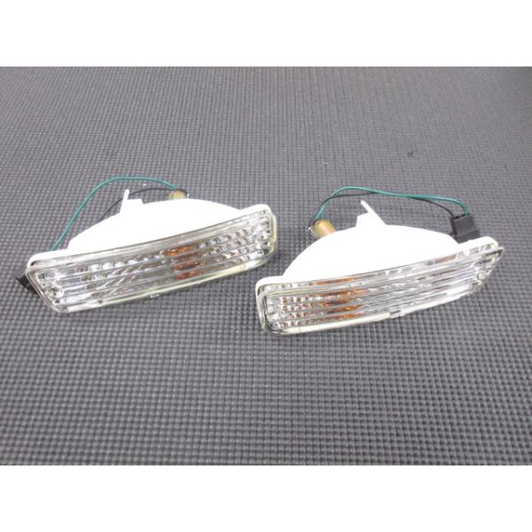 ハイラックス LN80 LN81 LN85 LN86 YN80 YN81 YN85 YN86 用 フロントウインカー 左右社外品(新品)です。左右セットです。補修にいかがでしょうか。※初期不良に限り返品をお受けいたします。