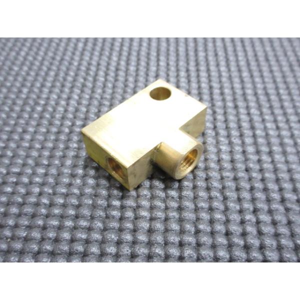 ブレーキパイプ 四つ又 ジョイント M10XP1.25 取付穴付きです。新品です。※初期不良に限り返品をお受けいたします。