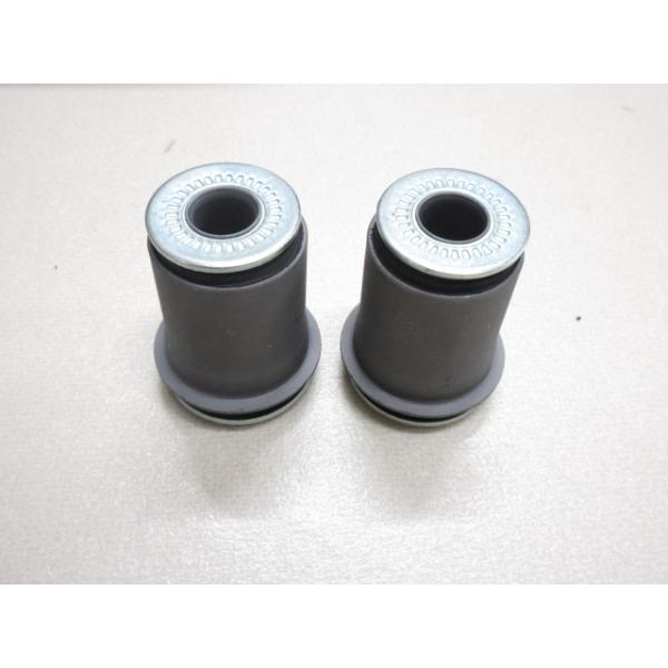 ハイエース LH50 LH51 LH61 LH71 YH51 YH61 YH60 YH52 YH62 YH71 LH56 LH66 フロント ロアアームブッシュ です。社外品新品です。左右セットです。純正適合品番は48061-26010です...