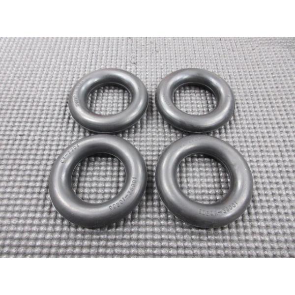 日本製 マフラーゴム トヨタ純正同等サイズ 4個セットです。新品です。※初期不良に限り返品をお受けいたします。