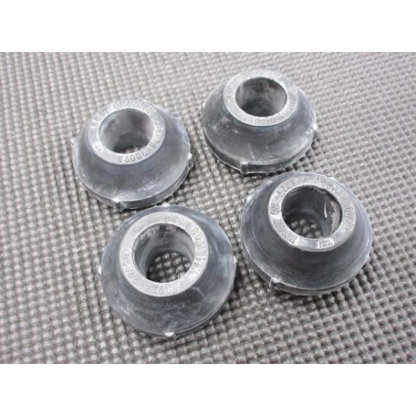 クラウン MS50 MS55 MS60 MS65 MS80 用 テンションロッドブッシュ です。新品4個セットです。※初期不良に限り返品をお受けいたします。　