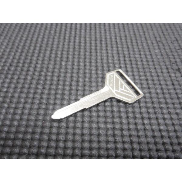 純正 新品 トヨタ ブランクキー です。各種トヨタ旧車に使用できますが、適合詳細は画像からご判断ください。※初期不良に限り返品をお受けいたします。