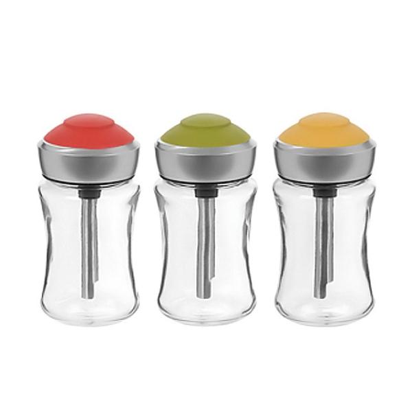 フタのシリコン部分を指で押すと、ポンッと浮き上がってフタが開く、Trudeau　(トゥルードゥー)フタを回したりすることがなく、指１本でポンッ！とフタが開くので、簡単に楽しく片手で使用できます。1回ボトルを傾けると、ちょうどコーヒー１杯分の...