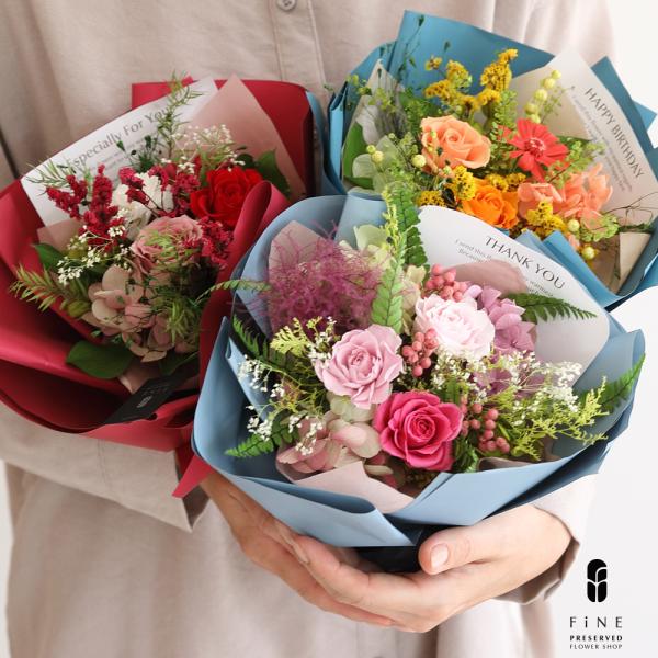 花を愛してやまないFiNEのデザイナーが、すべての人に贈る、とっておきブーケ！お花の個性を大切に、一つ一つ丁寧に仕上げたプリザの花束は、様々なギフトにお勧め高さ 大きさ　横18cm×高さ18cm重　量　約120gピンク：ローズ、アジサイ、カ...