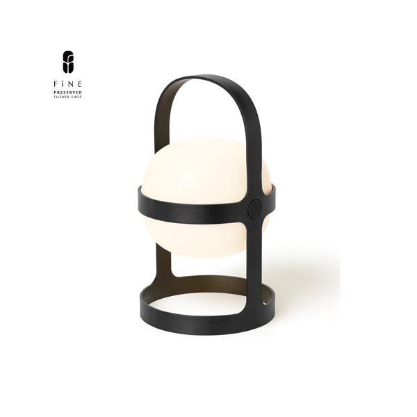 ブラックサイズ：φ14.5×H25cm素材：スチール（塗装）、プラスチック原産国：中国充電方式：USB充電 / ソーラー充電連続点灯時間：約13〜15時間（使用環境による）