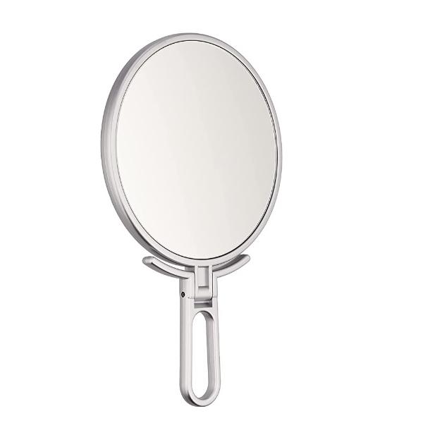 手鏡、折立て卓上ミラーとして使える折立てハンドミラー製造国:日本 素材・材質:鏡:ガラスフレーム:スチロール樹脂 商品サイズ:本体:283×177×13mm、鏡面:φ165mm