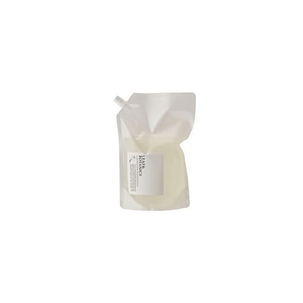 ●適量を手に取り、水かぬるま湯でよく泡立てて洗います。すすぎは十分に行ないます。